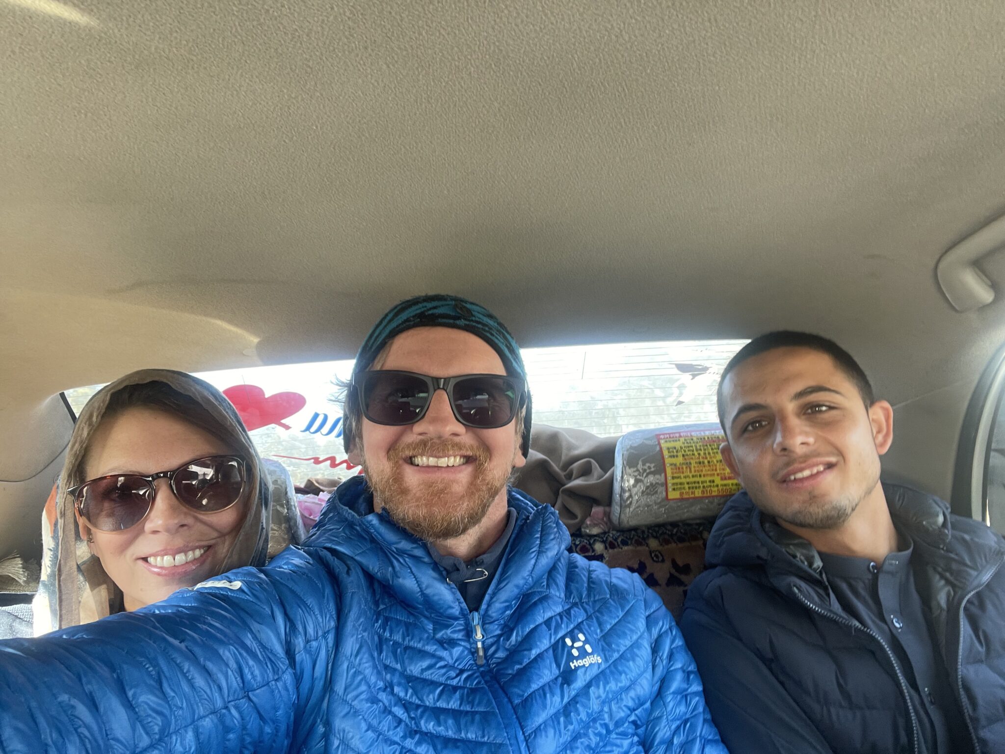 How to cross the Torkham border from Afghanistan to Pakistan - WhirledAway