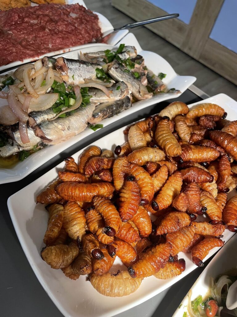 Crossing the border between DR Congo (Lufu) and Angola (Luvo) - WhirledAway